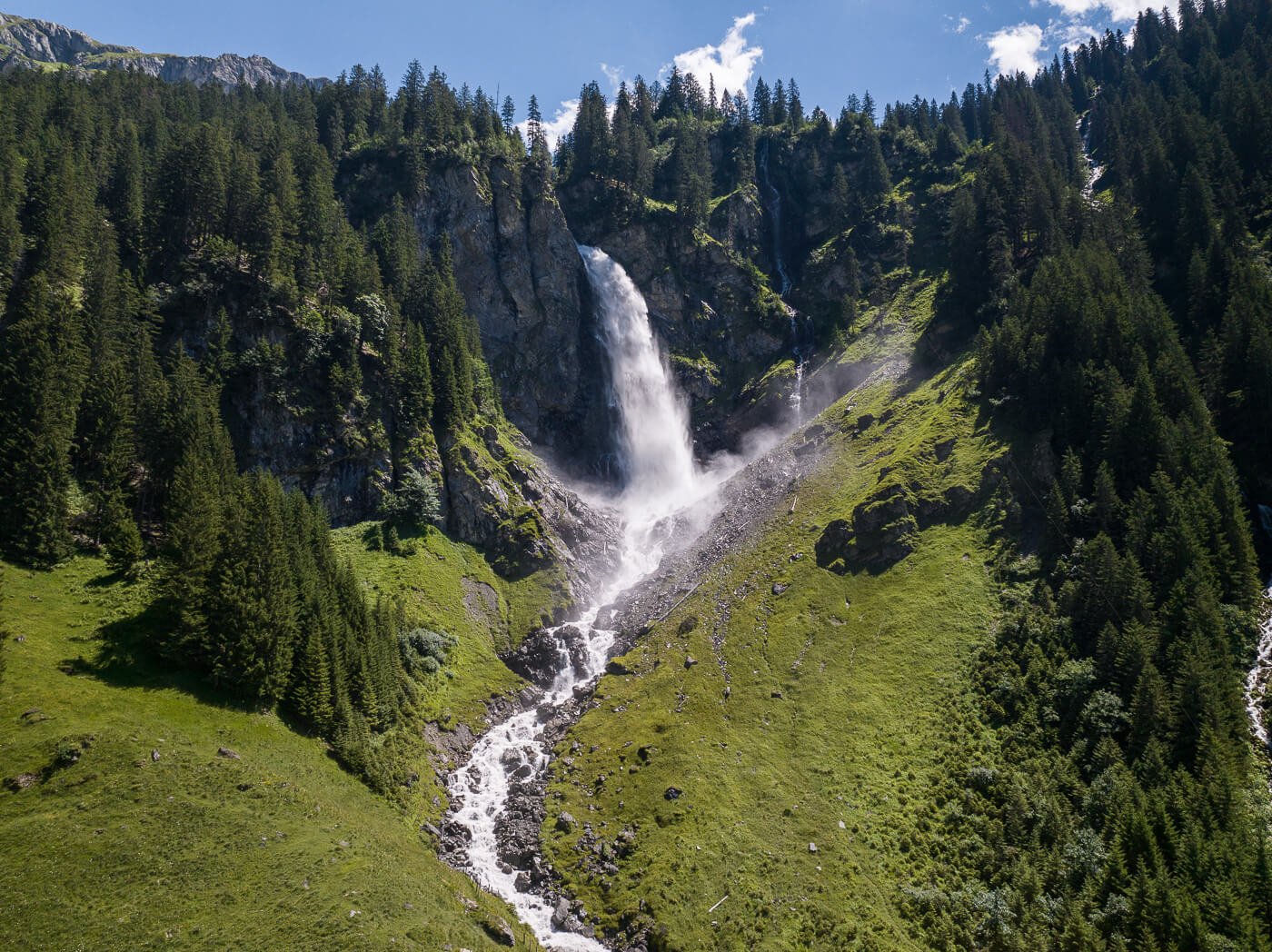 Hiking to Stäubifall - The Photo Hikes