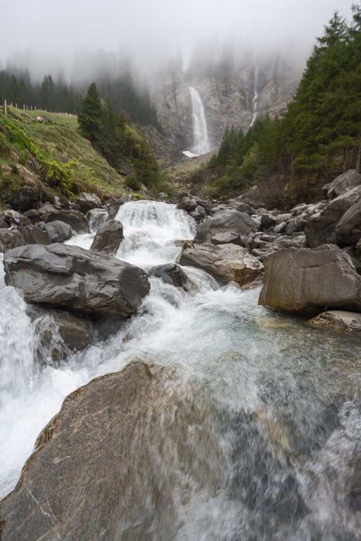 Hiking to Stäubifall - The Photo Hikes