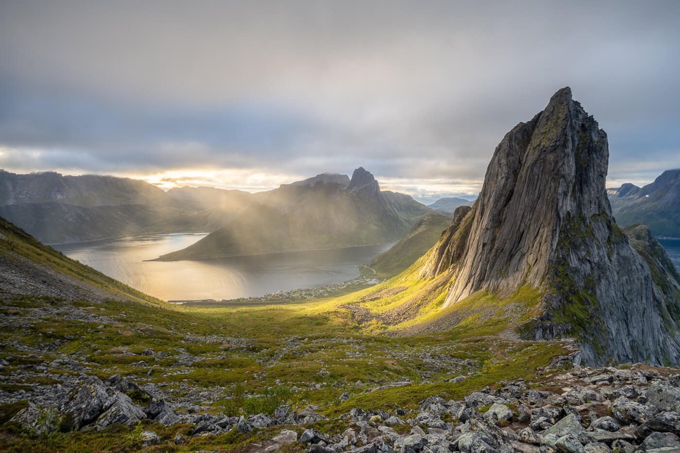 Hike to Hesten and Stavelitippen - The Photo Hikes