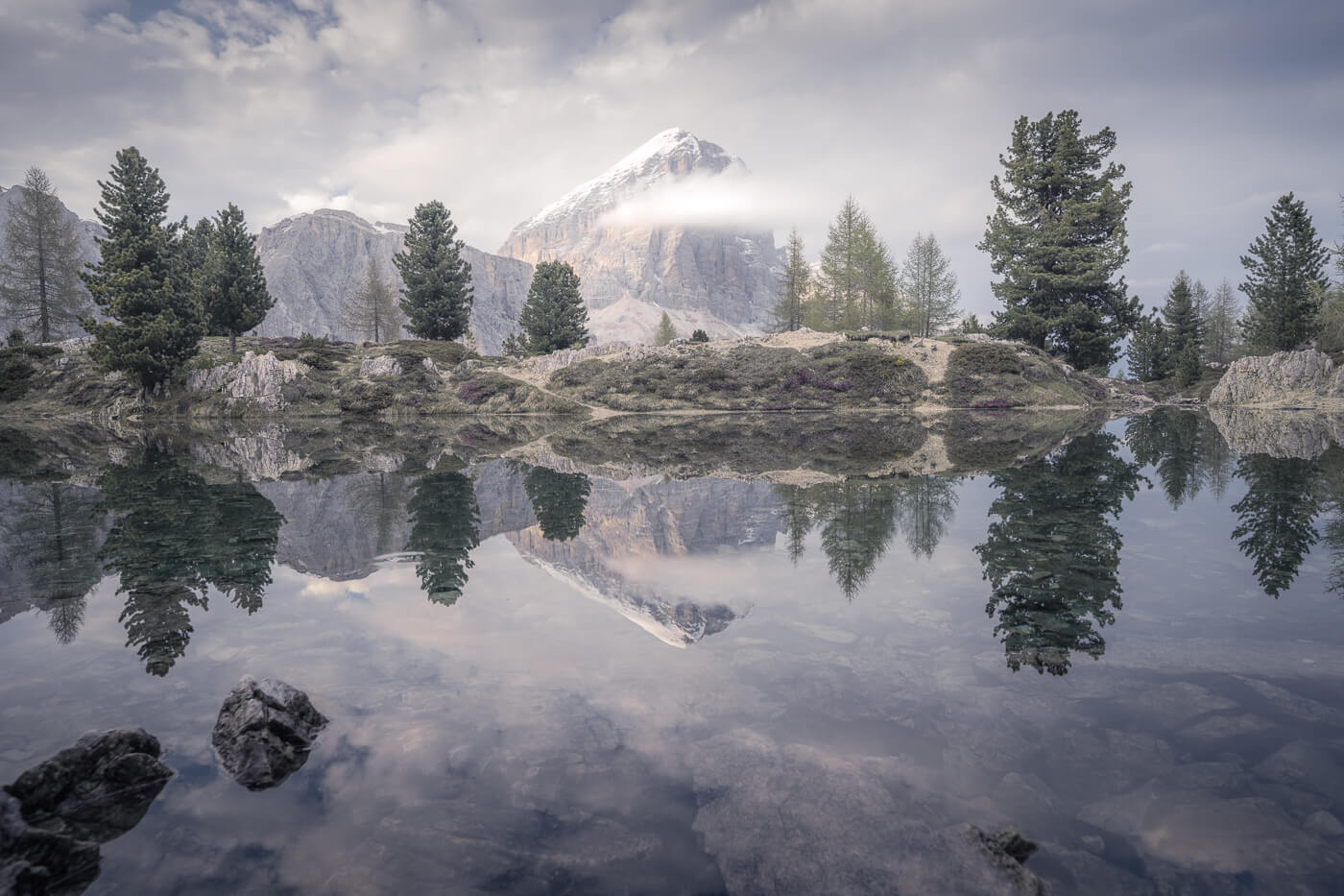 Lago di Limides Hike - A Beautiful Sunset location in the Dolomites ...
